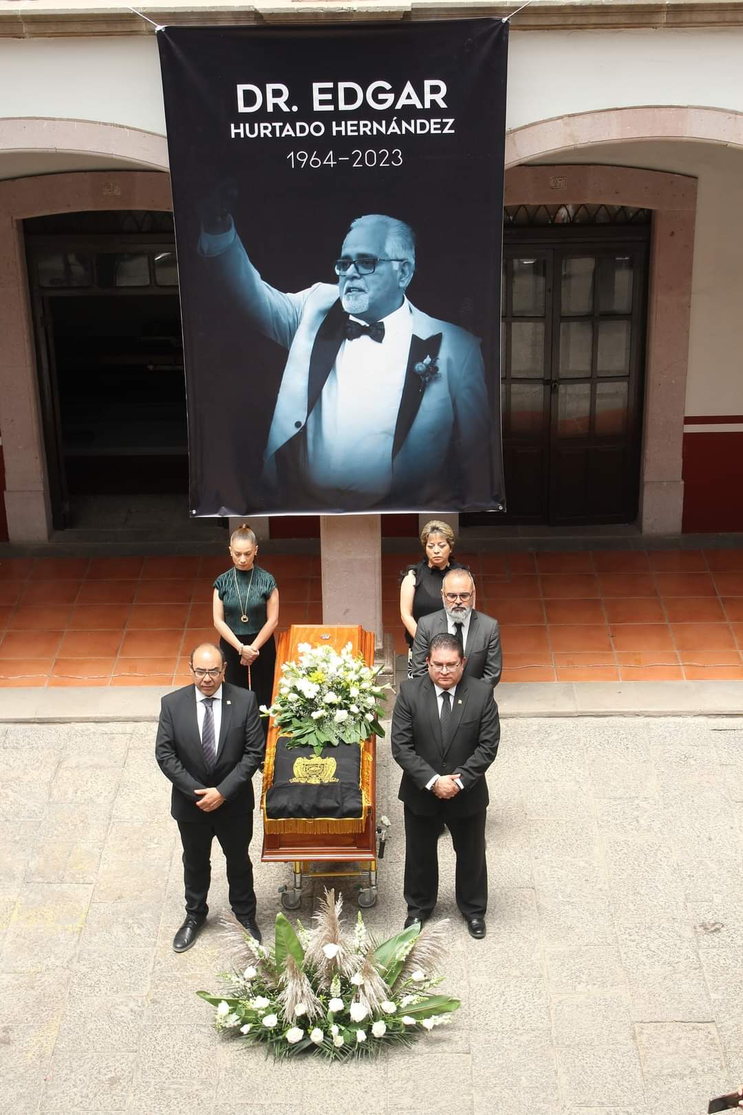 La comunidad universitaria rinde homenaje póstumo al doctor Edgar ...